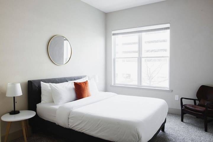 Cozy Chic 1br Stay | Walkable To Stadium - Montgomery, AL
