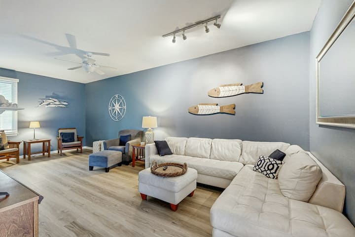 Bayside Resort: Pool Hot Tub & Private Balcony - Bethany Beach, DE