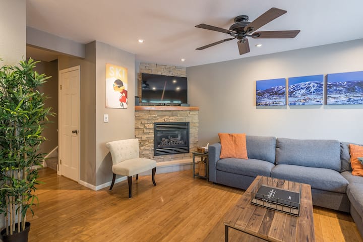 Relax In Steamboat At This Cozy Mountain Condo! - Steamboat Springs, CO