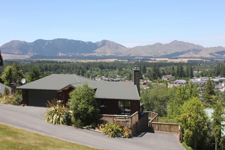 Holiday Home At The Top Of The Line! - Hanmer Springs
