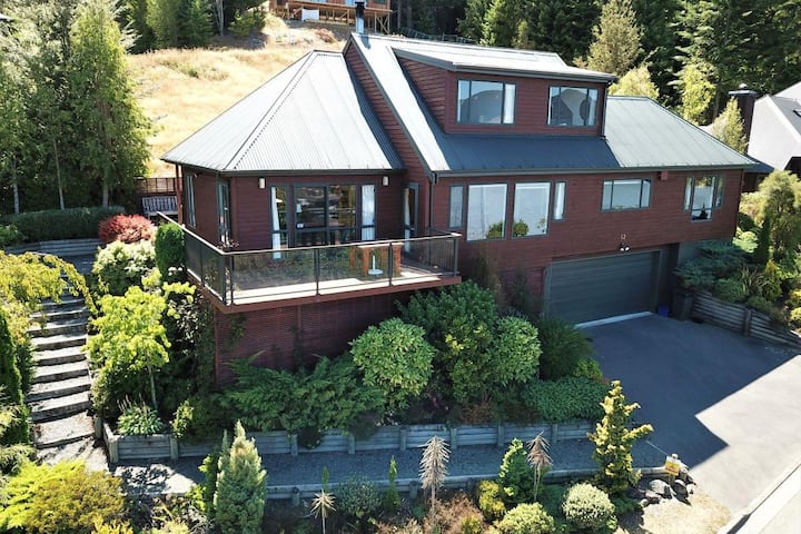 Feel Like A King Or Queen In A Castle - Hanmer Springs
