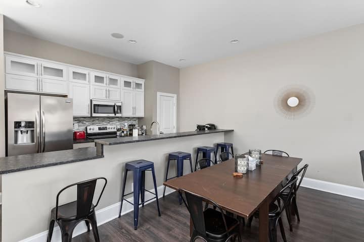 Urban Luxury In Fountain Square - Walk To Fun! - Indianapolis, IN