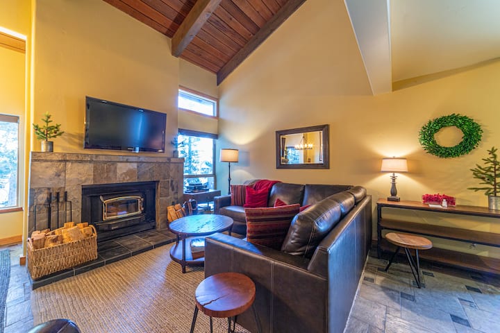 Cozy Renovated Townhome Walk To Slopes 483 - Mammoth Lakes, CA