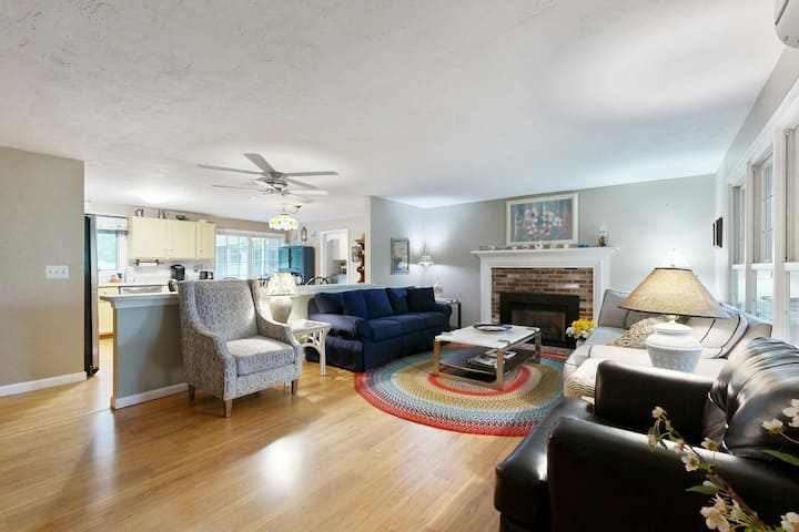Historic 3br | Deck | W/d | Near Beach - Barnstable, MA