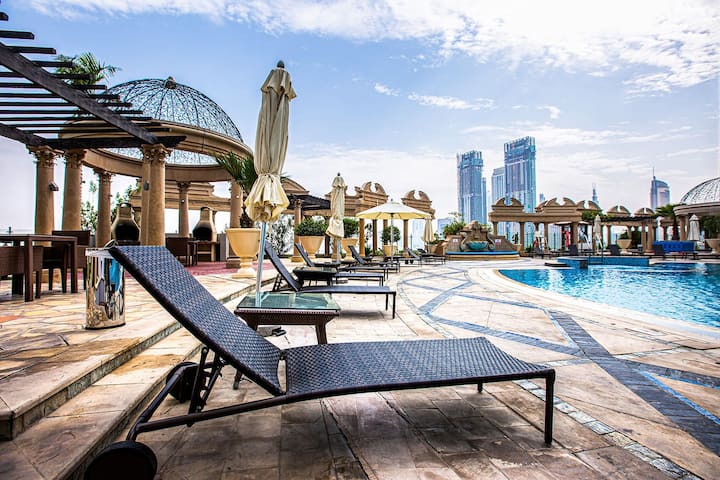 Difc 1 Bd Apartment In Park Tower - Dubai