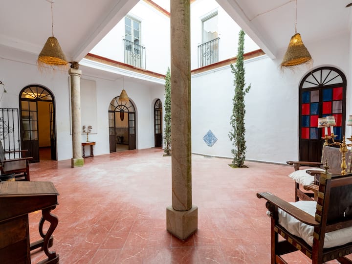 Palais De La Course - La Campana