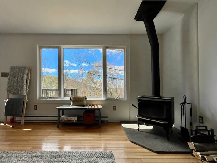 Wood Stove+ Catskill Views | Mountain Cabin - Livingston Manor, NY