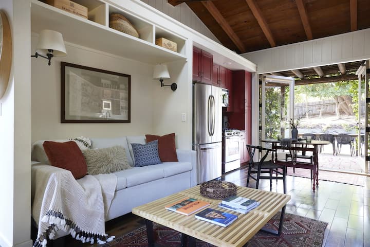 Garden Casita - Pool, Hot Tub, Pets, Patio - Los Angeles, CA