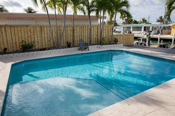 Reel Deal ~ Private Pool Home, 76' Dock - Marathon, FL