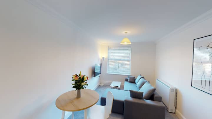 K Suites - Modern 2 Bed Apt W/ Free Parking - Lowestoft