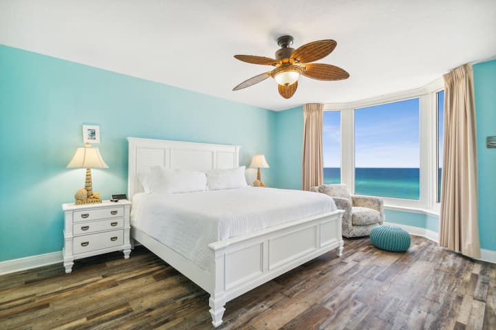 Ocean Front Master! Beautiful Views! - Panama City Beach, FL