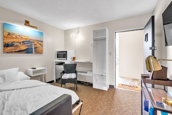Cape Suites Room 7 - Free Parking! - Rehoboth Beach, DE