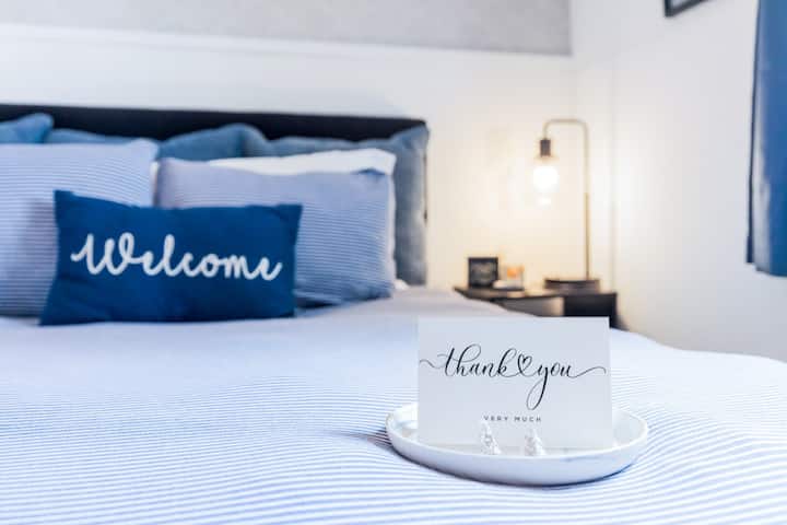 Lovers Walkers & Pets Bishop Arts Shopseatsbars - Dallas, TX