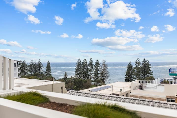 Luxury 5-floor Unit With Ocean Views Near Beach - Caloundra