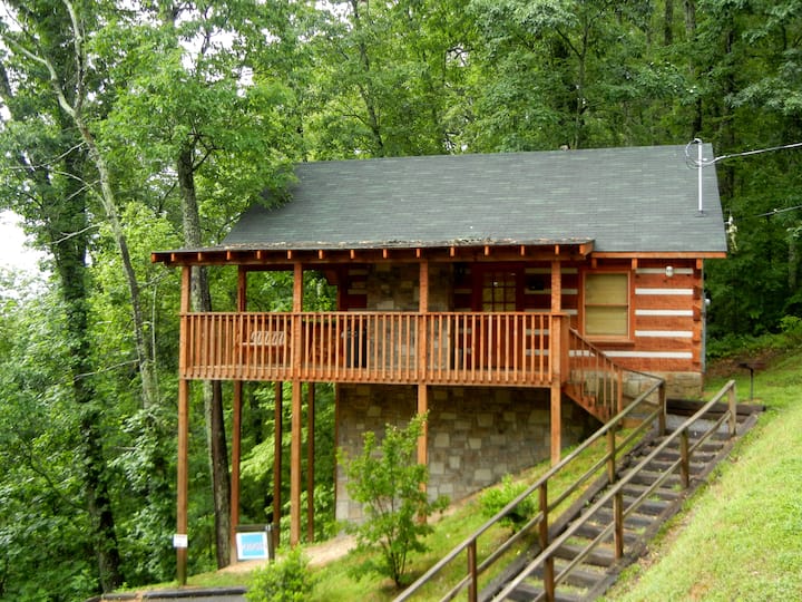 Gorgeous Views Of Pigeon Forge On Mins From Parkwa - Pigeon Forge, TN