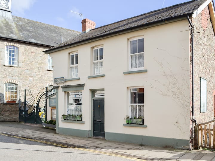 The Mill House, The Square - Hay-on-Wye