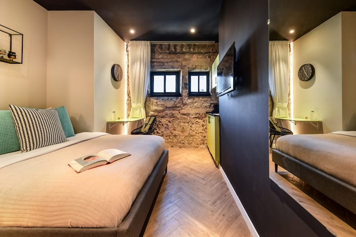 Modern Studio + Kitchen Near The Beach! - Tel-Aviv