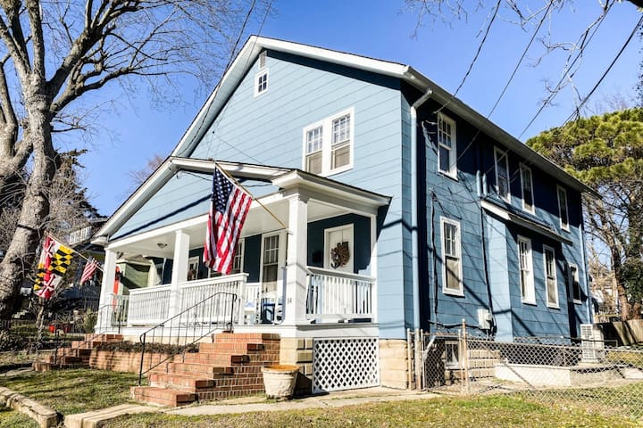 Parking & Pet Friendly Usna-themed Annapolis Home - Arnold, MD