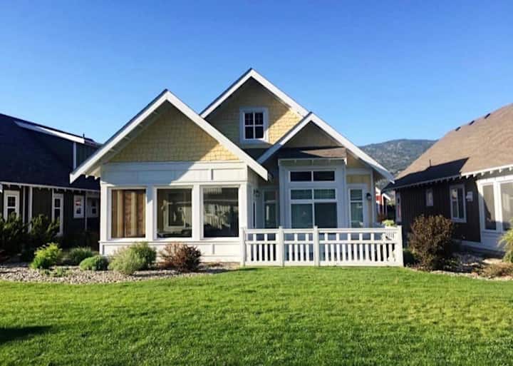 3br Cottage On Osoyoos Lake W/ Pool + Hot Tub. - Osoyoos