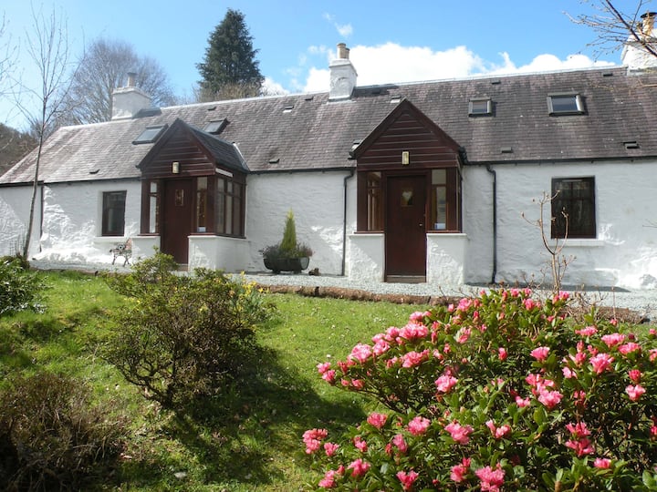 Mchugh Cottage, Halftown Cottages - Inveraray