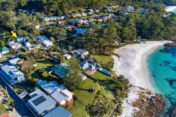 The Green Whaler, Hyams Beach - Hyams Beach