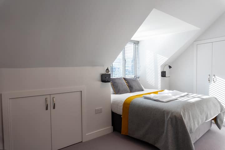 21/6 Airds Crescent - Stylish 2 Bedroom Apartment - Loch Awe