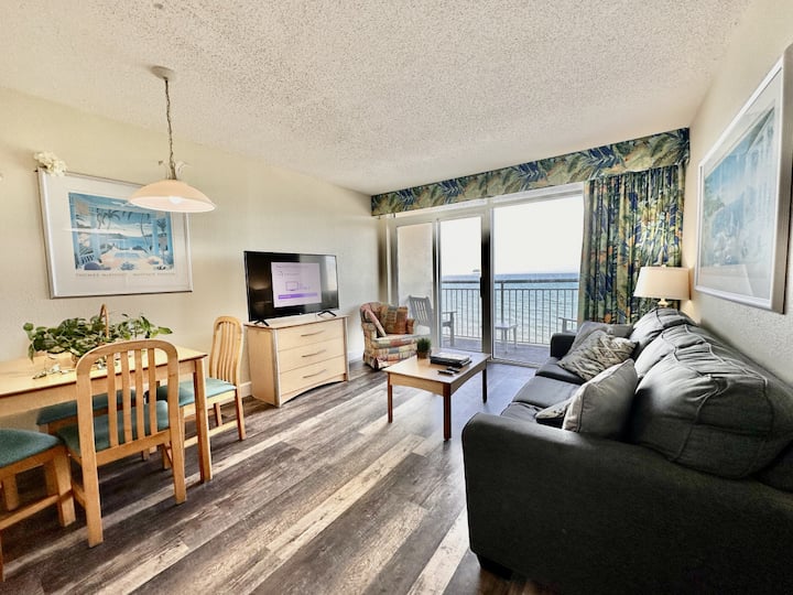 Oceanfront Nmb 1br Sleeps 6 Full Kitchen 1707 - Alligator Adventure, North Myrtle Beach