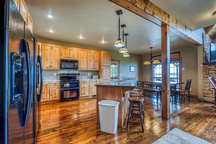 Lakefront-beach-pool-hot Tub-resort Amenities-reso - Bemidji, MN