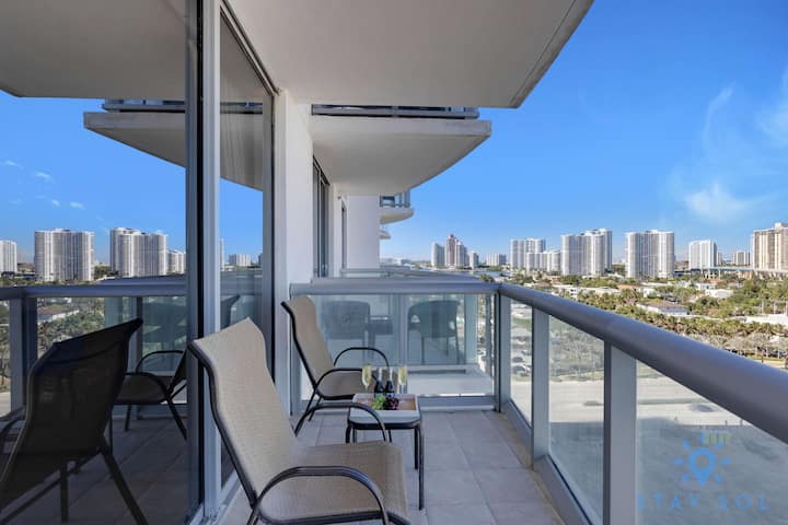 Beachfront Resort | Pool|  Ocean View Balcony+ Gym - 