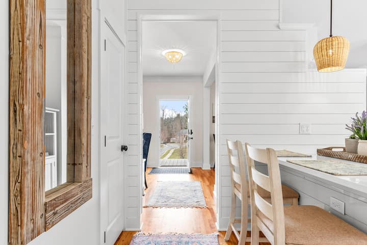 Modern & Bright | Near Town | Play Ground Access - Asheville, NC