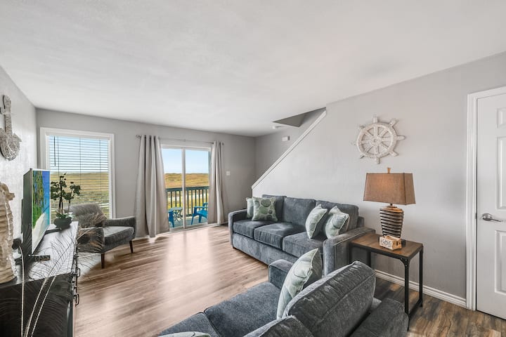 Coastal Bliss | Pet-friendly Condo & Ocean Views - Corpus Christi, TX