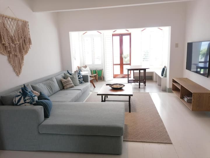 Luxury Beach Villa Summerstrand - Port Elizabeth