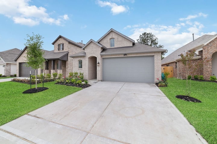 Lovely New Home | Modern & Simplicity - Houston