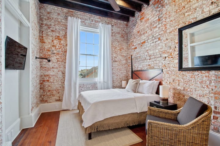 Stylish Marigny Apt On Frenchmen St. - Boomtown Casino & Hotel New Orleans