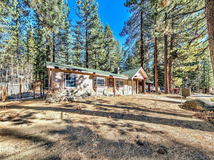 The Lazy Bear's Den-guests Love The Backyard, Family Room And Location! - South Lake Tahoe, CA