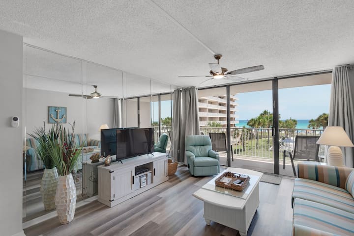 Unwind At Our Pet-friendly Gulf Front Getaway! - Panama City, FL