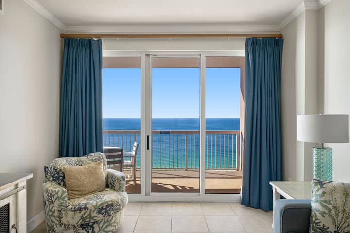 Huge Corner Unit On Pool Level W/ Four Free Beach Chairs! Free Golf Everyday! - Panama City Beach, FL