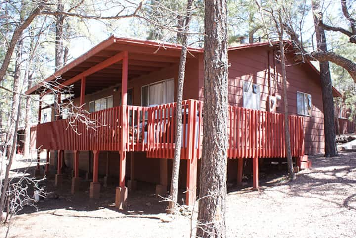 Whispering Pines - Cabin 34 (3 Bedroom)