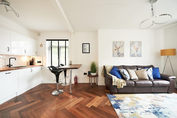 Brookview House Apartment - Altrincham