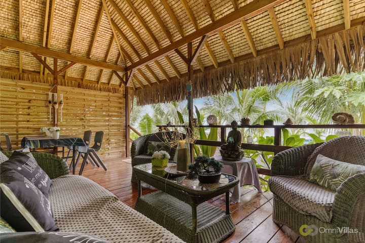 Bungalow En Bord De Mer Avec Vue - French Polynesia