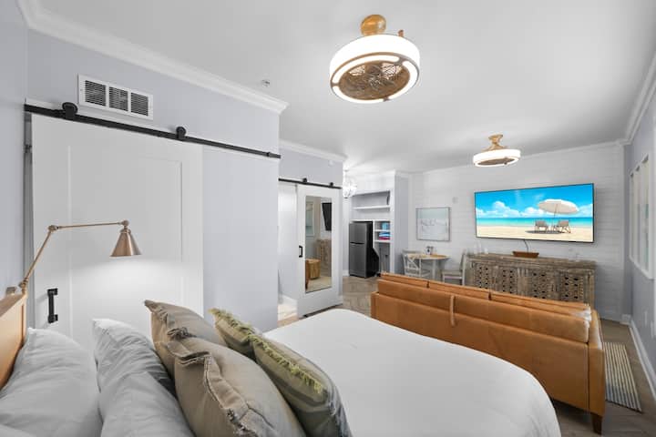 "Beach Suits Me" Suite 276 Studio Sleeps 4 - Rosemary Beach, FL