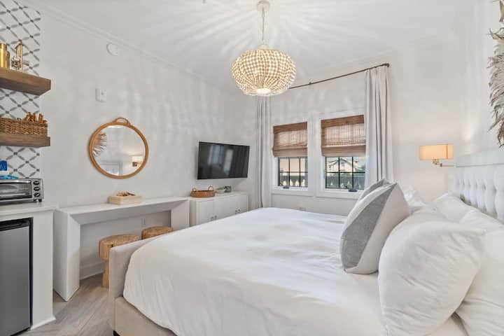 E Co Hwy 30a Condo Unit 322 3 Bedrooms 2 Bathrooms Condo - Alys Beach, FL