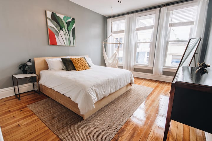 Hocking Hills Downtown Boho Loft Apartment - Logan, OH