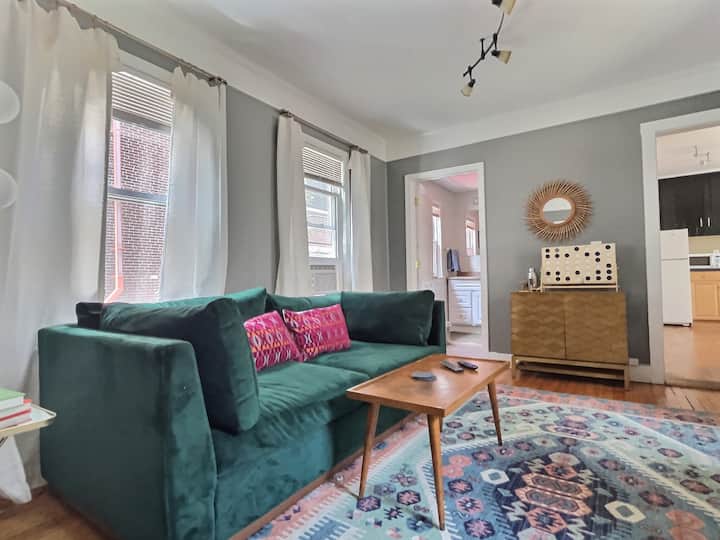 Mid-century Mod -West End 1 Br- Sleeps 2- 4 Guests - Portland