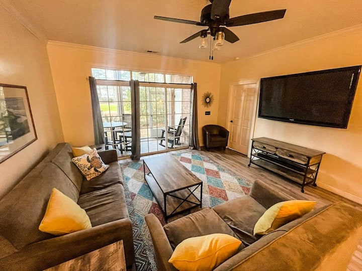 Barefoot Tropical Bliss | Resort Access Included - North Myrtle Beach, SC