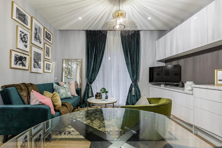 Parisian Pied-à-terre With Deep Bath On Collins St - Melbourne