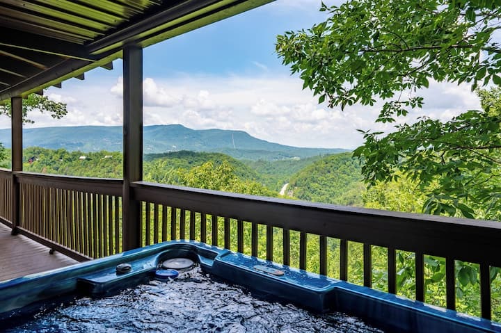 Paradise View | Private~epic Views~hot Tub - Pigeon Forge, TN