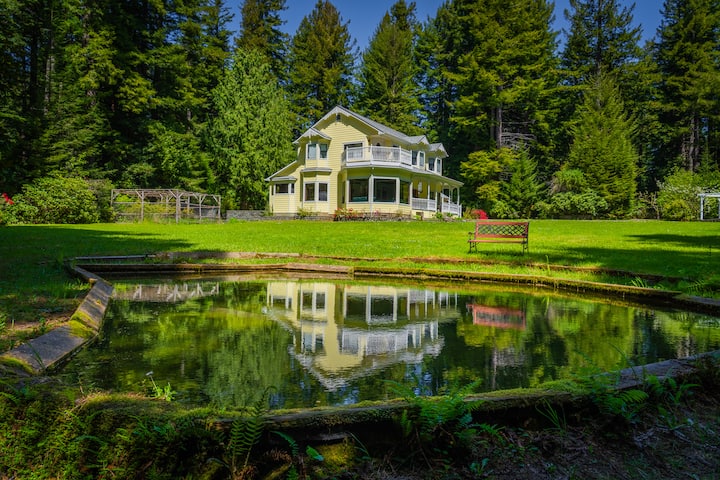 Gather In The Redwoods - Crescent City, CA