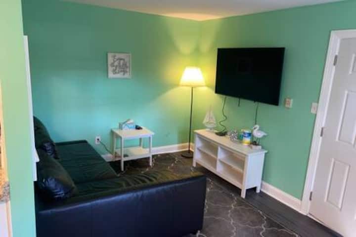 Beautiful 1bed Unit Couple Blocks Frm The Beach #3 - Virginia Beach, VA