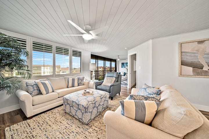 Loggerhead Cay 274: Beautiful Condo On The Beach! - Sanibel, FL